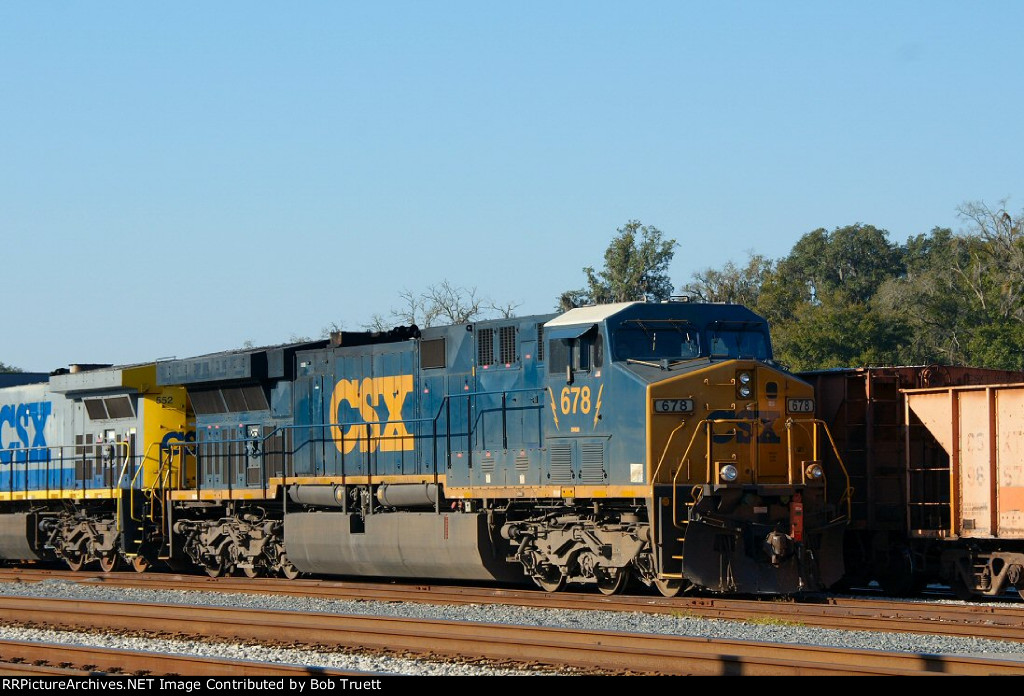 CSX 678 in YN3